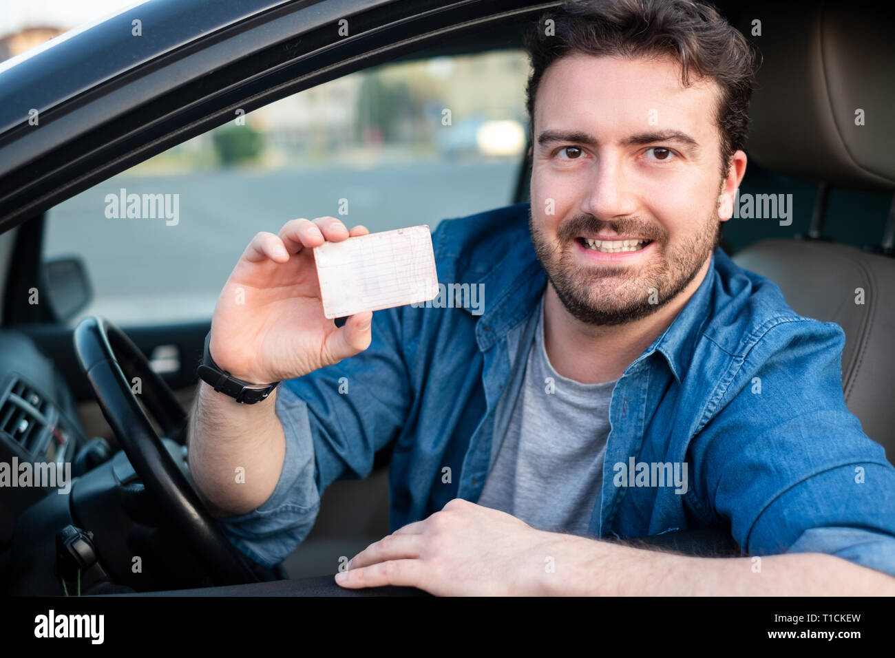 Auto führerschein -Fotos und -Bildmaterial in hoher Auflösung – Alamy