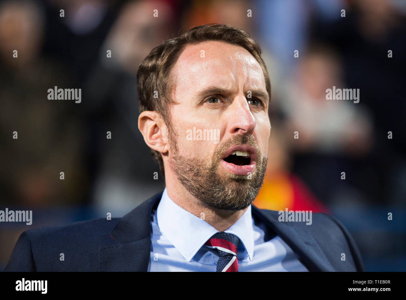 England sings the national anthem -Fotos und -Bildmaterial in hoher Auflösung – Alamy
