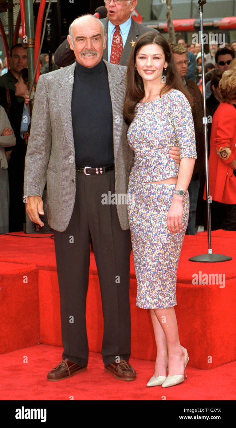 Sean Connery Zeta Jones Entrapment Stockfotos und -bilder Kaufen - Alamy