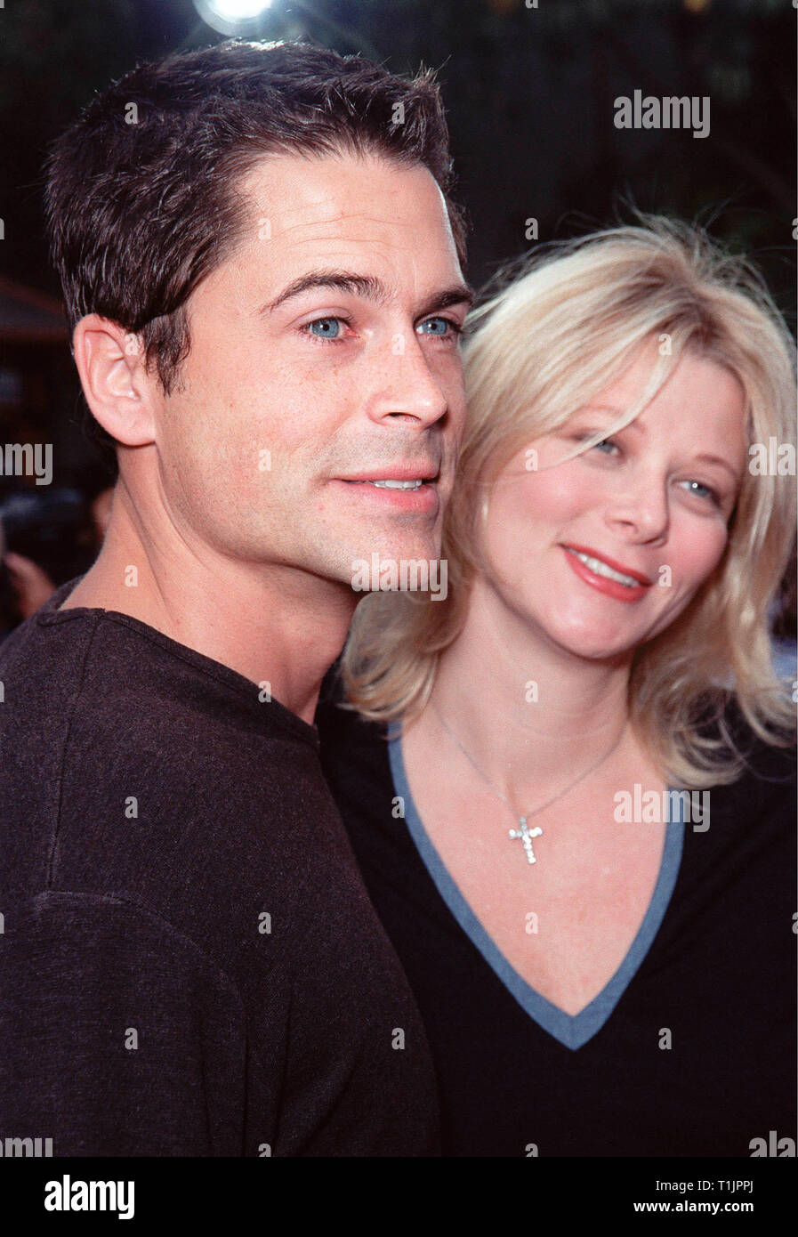 Actor rob lowe wife sheryl -Fotos und -Bildmaterial in hoher Auflösung ...