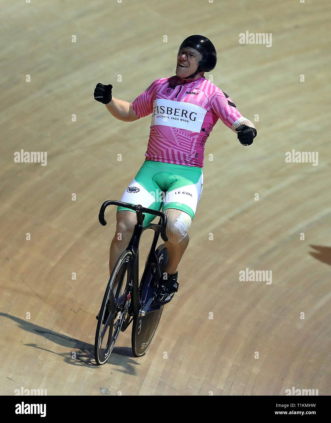 Großbritanniens Matt Rotherham feiert den Gewinn der Männer Keirin ...