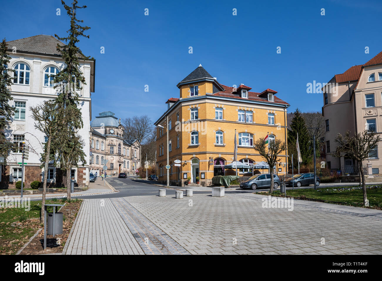 SONNEBERG, Deutschland - ca. März, 2019: Der Juttaplatz und ...