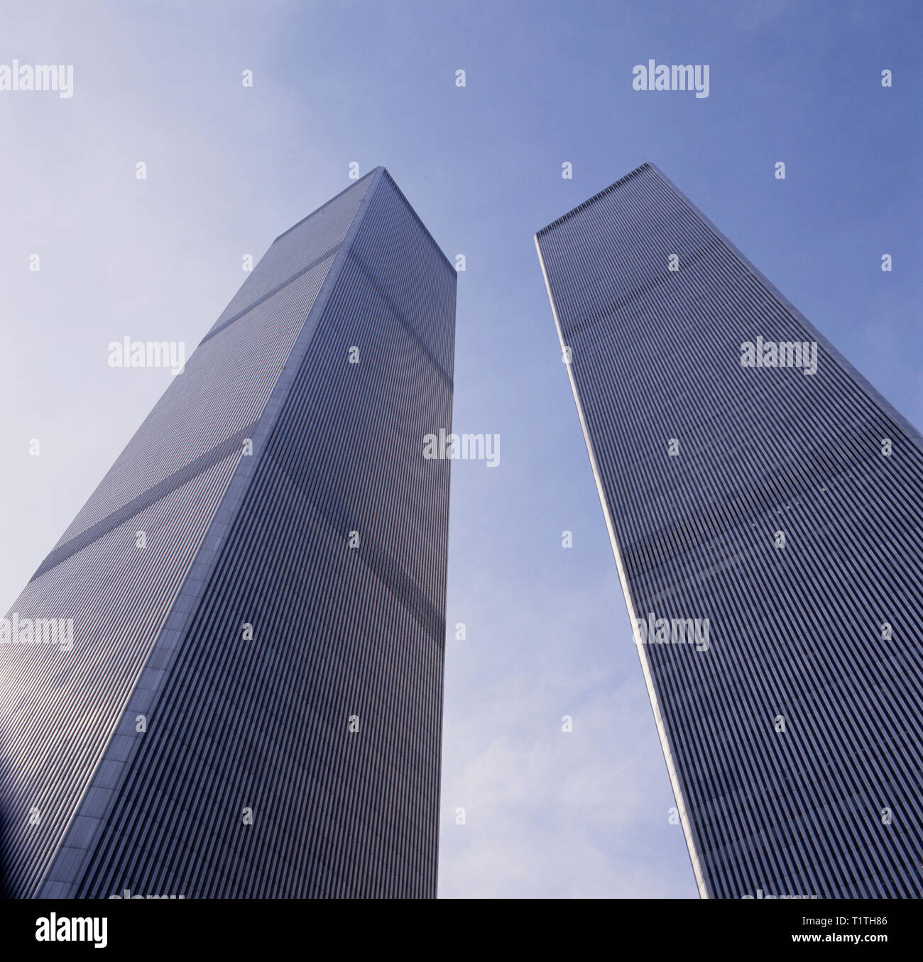 World trade center twin towers -Fotos und -Bildmaterial in hoher ...