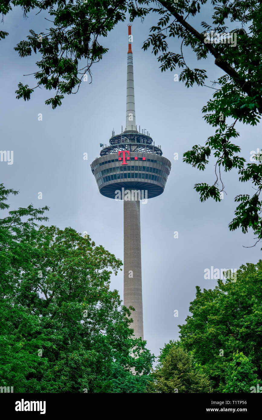 Television tower colonius in cologne -Fotos und -Bildmaterial in hoher ...