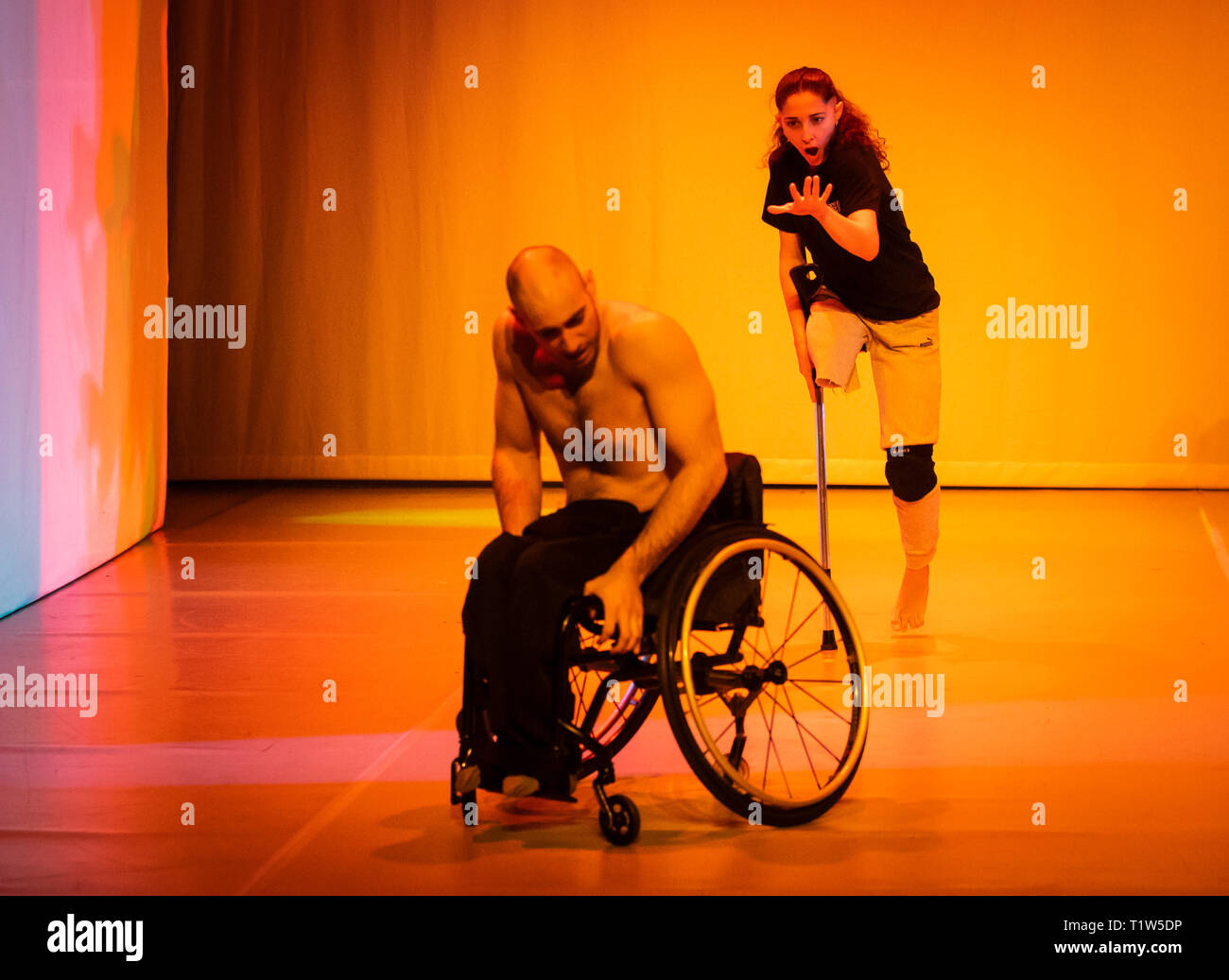 Candoco dance company -Fotos und -Bildmaterial in hoher Auflösung – Alamy