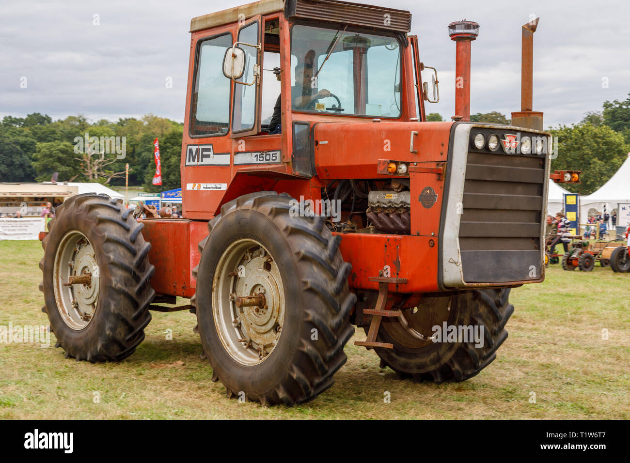 Restaurierter massey ferguson traktor -Fotos und -Bildmaterial in hoher ...