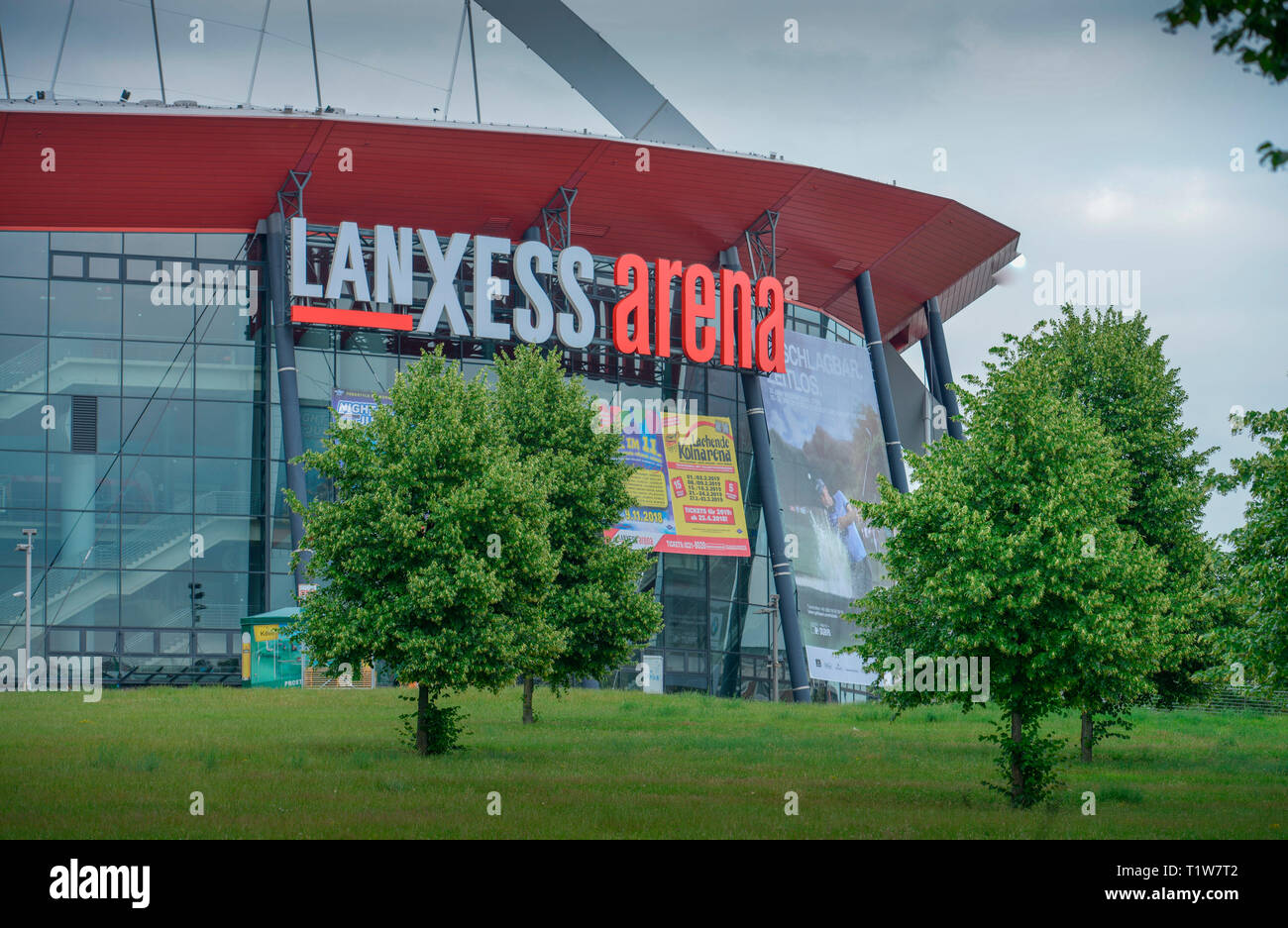 Lanxess Arena, Willy-Brandt-Platz, Deutz, Köln, 92660 Stockfotografie ...