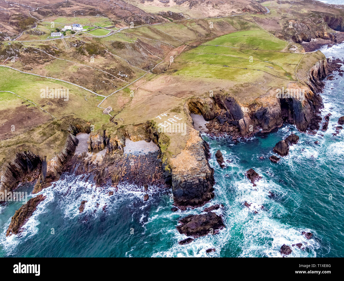 Verkehrsschild grafschaft donegal -Fotos und -Bildmaterial in hoher ...