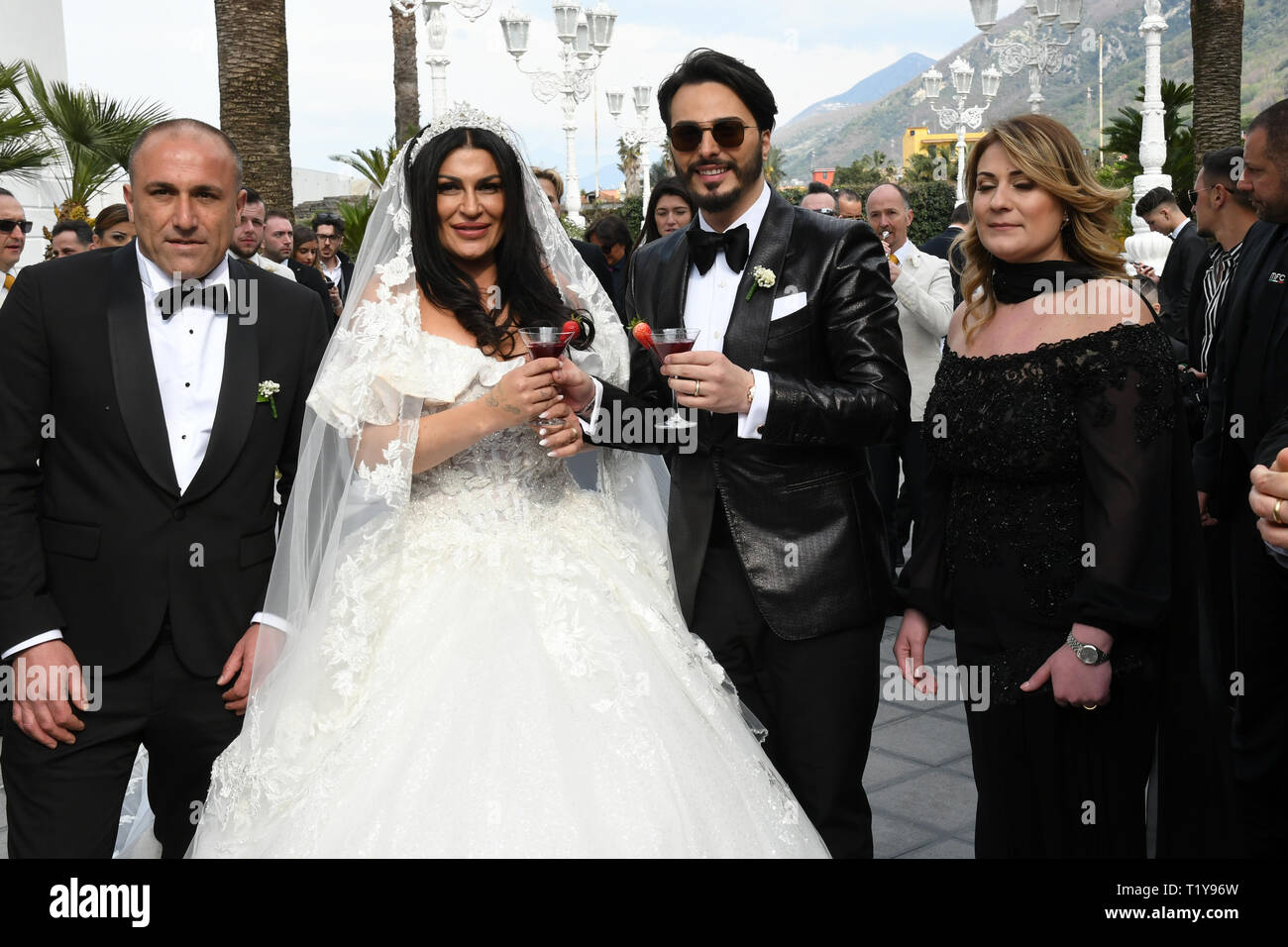 "Hotel La Sonrisa' Sant Antonio Abate (Na) 28/03/2019 die Ehe von Tony ...