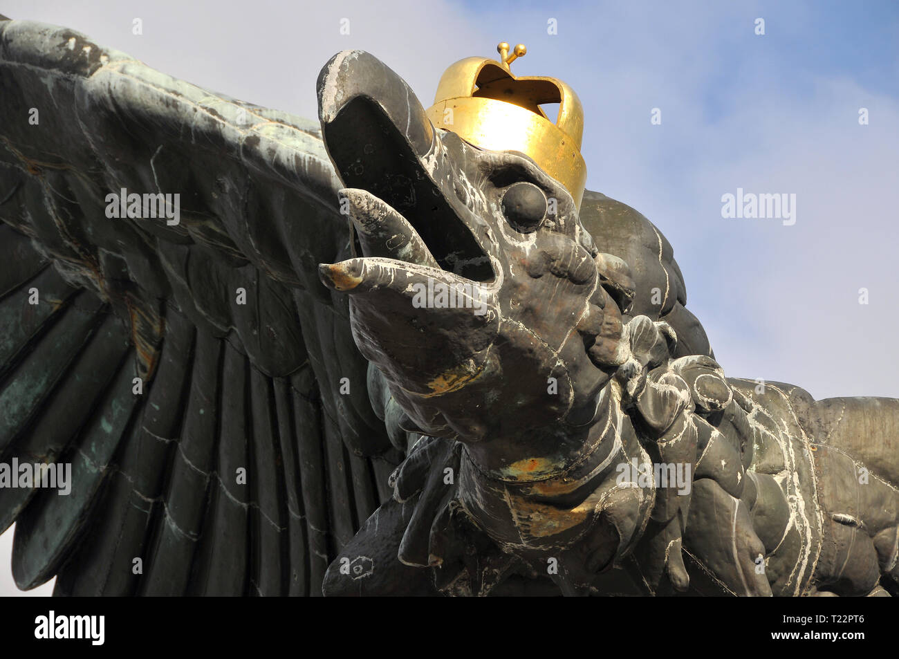 Statue von turul vogel -Fotos und -Bildmaterial in hoher Auflösung – Alamy