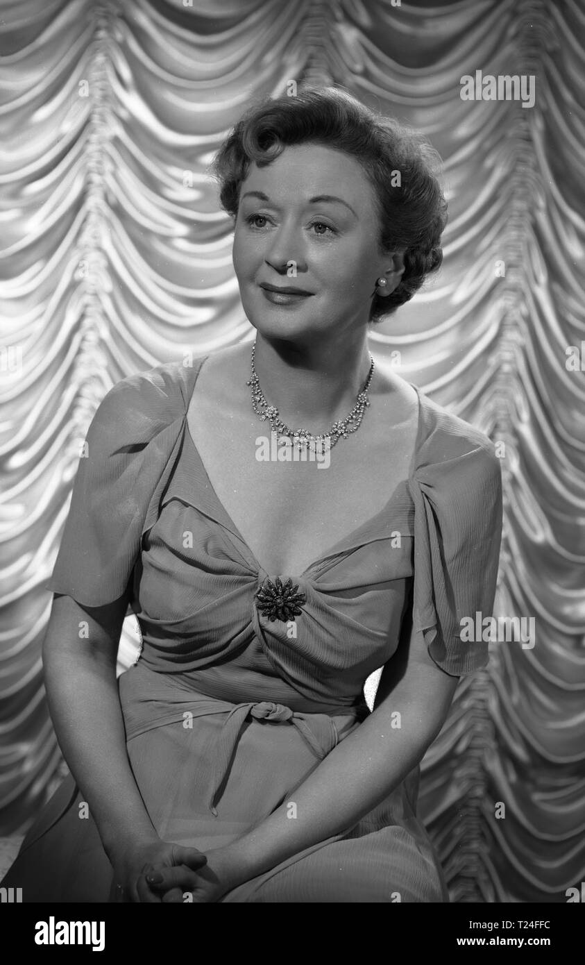Ursula jeans -Fotos und -Bildmaterial in hoher Auflösung – Alamy