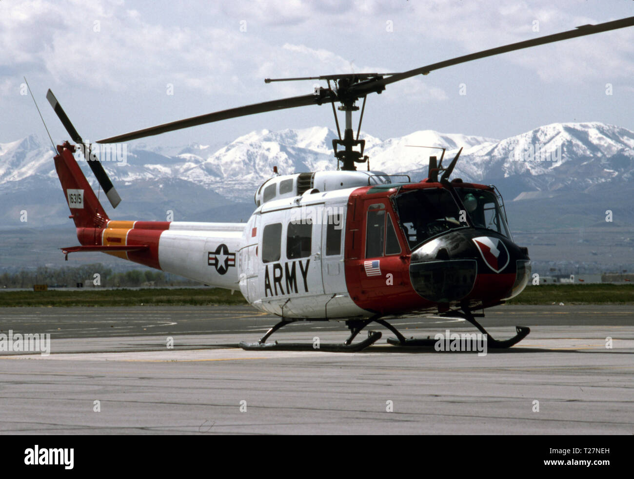 Bell uh 1h huey helicopter -Fotos und -Bildmaterial in hoher Auflösung ...