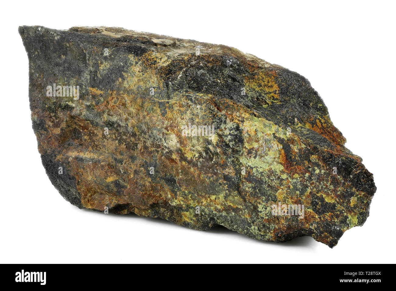 Uranerz (pechblende mit uranophane) aus Australien isoliert auf weißem ...