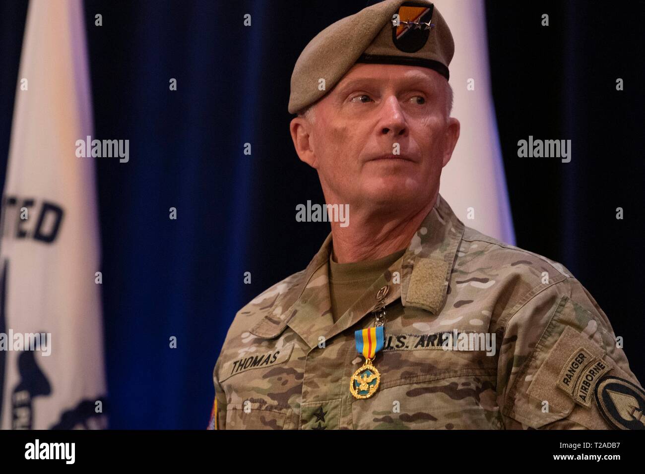 Armeegeneral raymond thomas iii -Fotos und -Bildmaterial in hoher ...