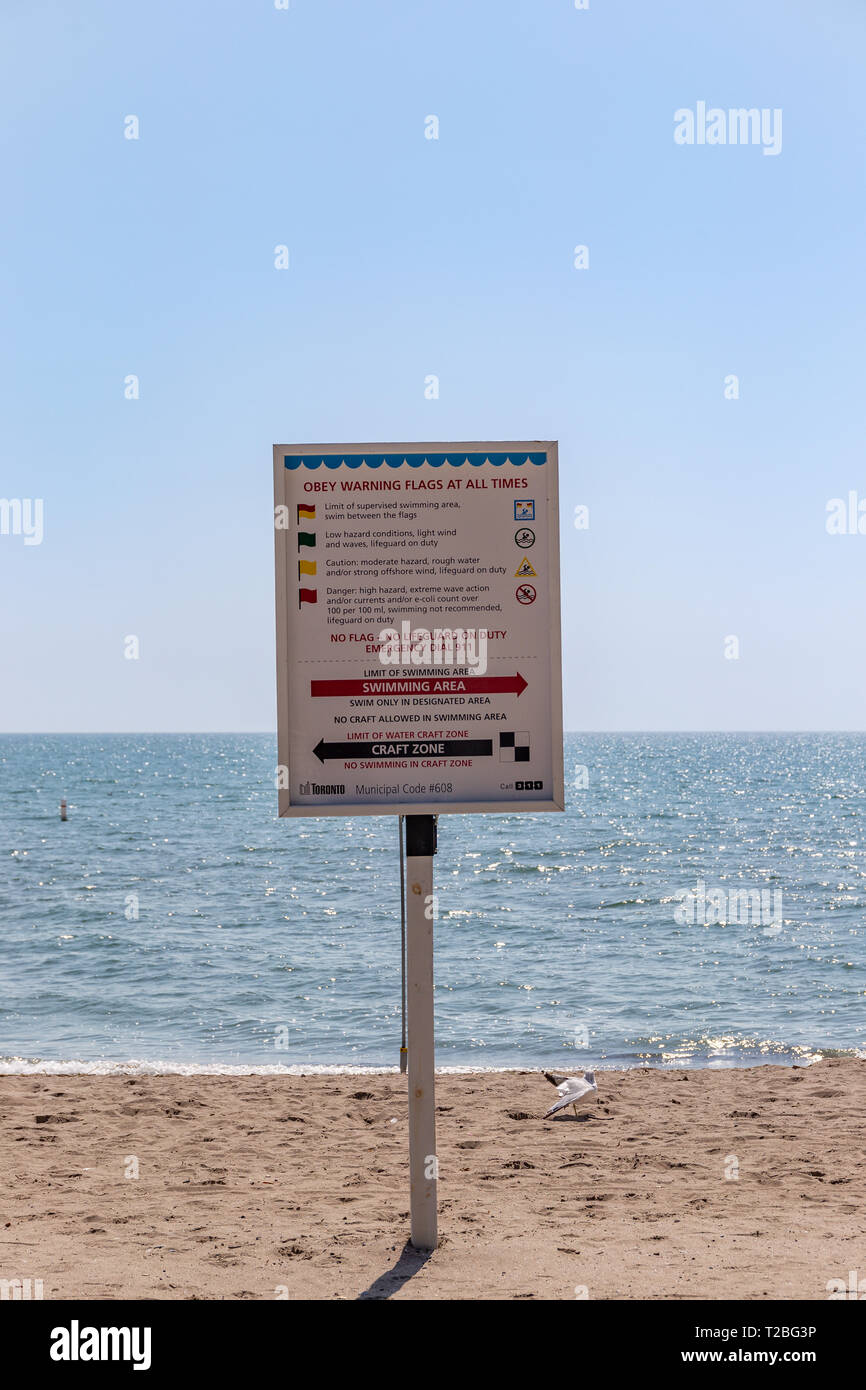 Warning sign board on beach -Fotos und -Bildmaterial in hoher Auflösung ...