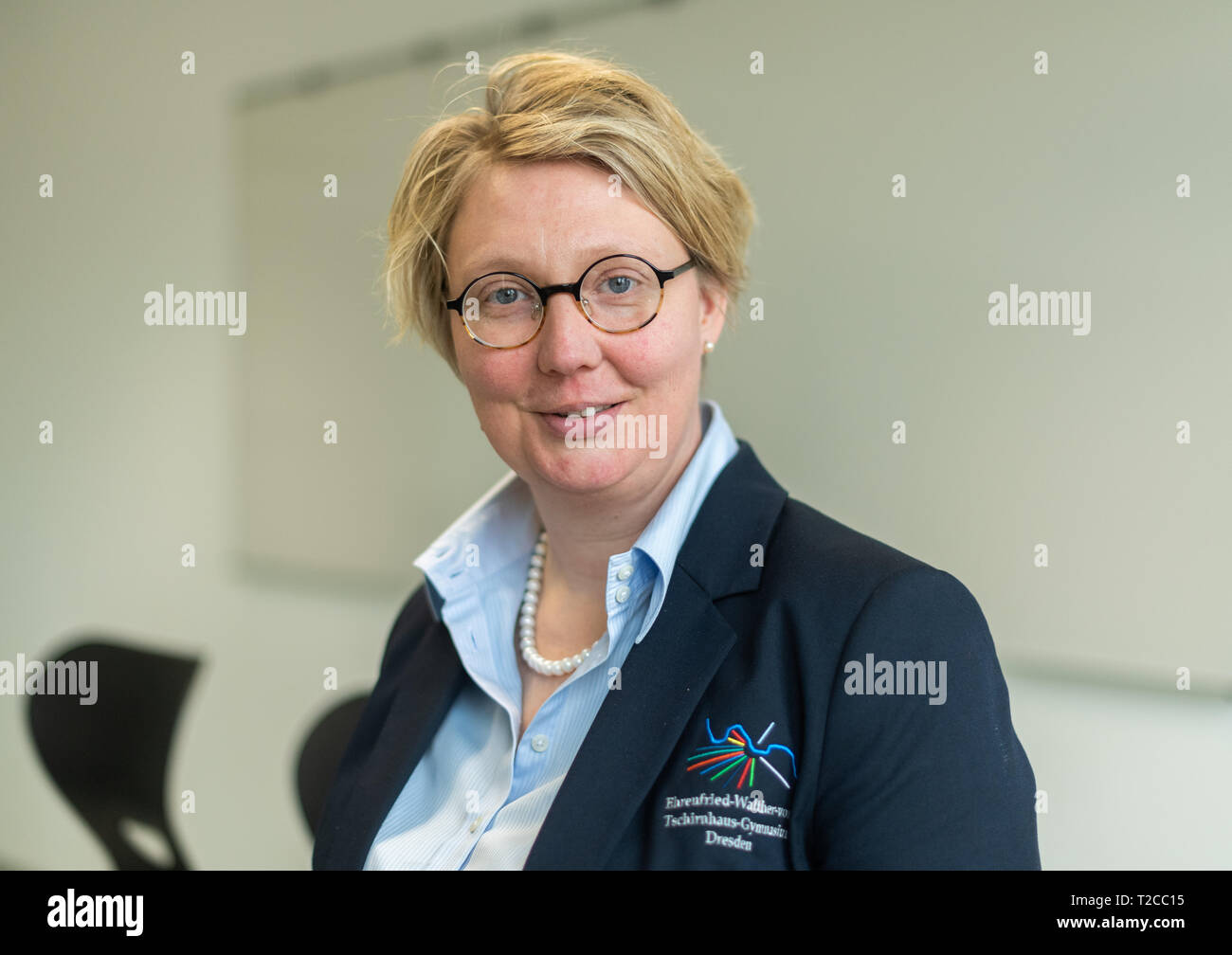 Dresden, Deutschland. 29 Mär, 2019. Sandra Gockel, Schulleiterin der ...