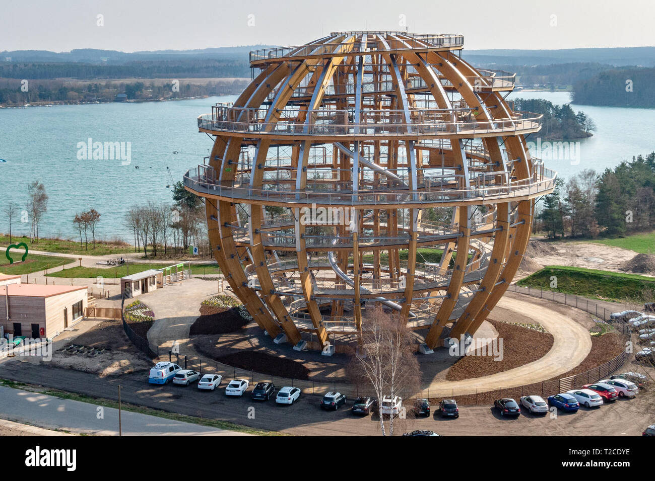 Steinberg am See, Deutschland. 01 Apr, 2019. Die Erfahrung Holz Kugel ...
