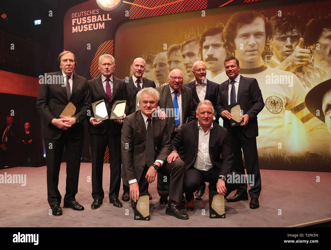 Team Pool Foto Foto mit den Preisträgern, von Links nach Rechts ...