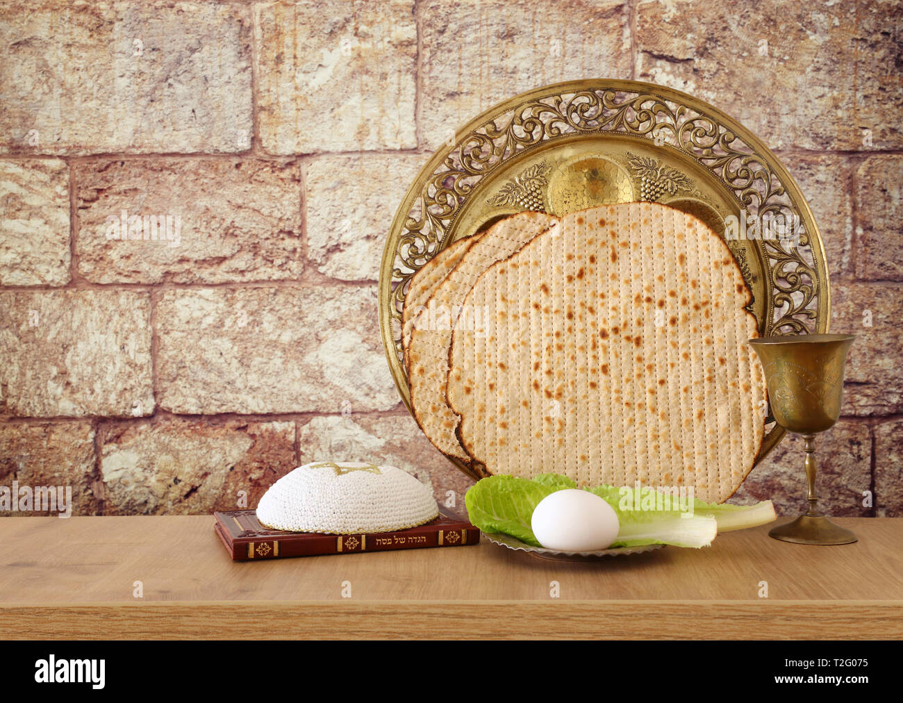 Pessach feiern Konzept (das jüdische Passah Feiertag). Traditionelle ...