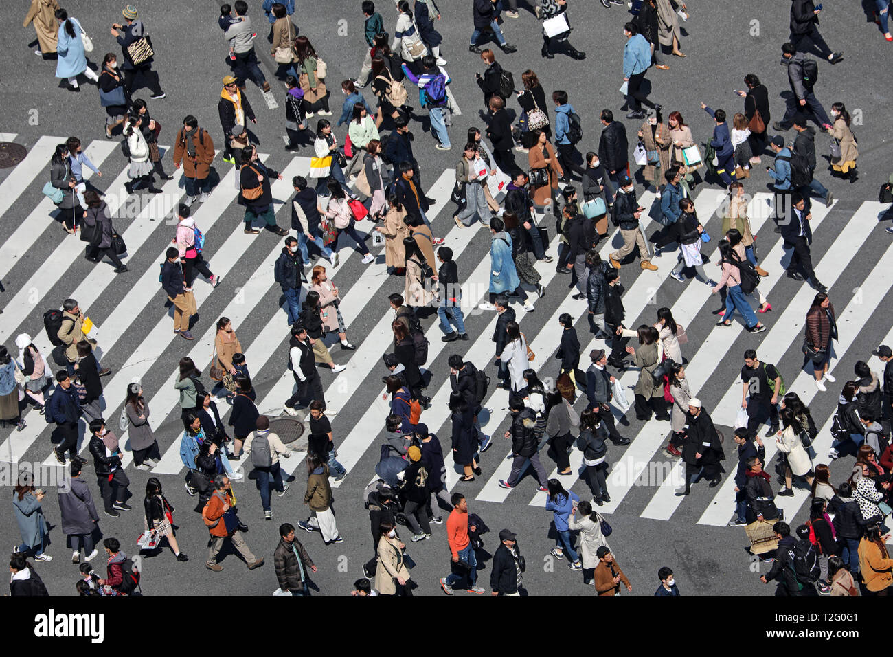 Massen in tokio -Fotos und -Bildmaterial in hoher Auflösung – Alamy
