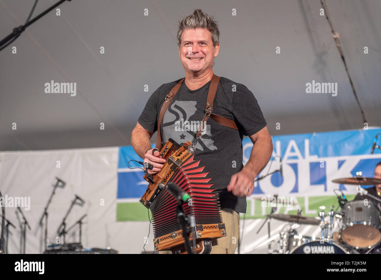 Steve Riley, aus der Cajun Music Group Steve Riley & Mamou Playboys ...