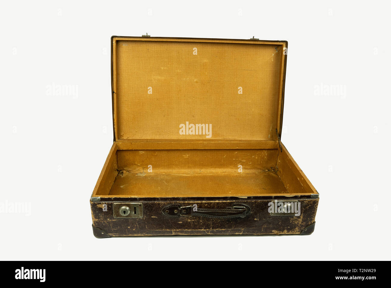 Opened old travel suitcase -Fotos und -Bildmaterial in hoher Auflösung ...