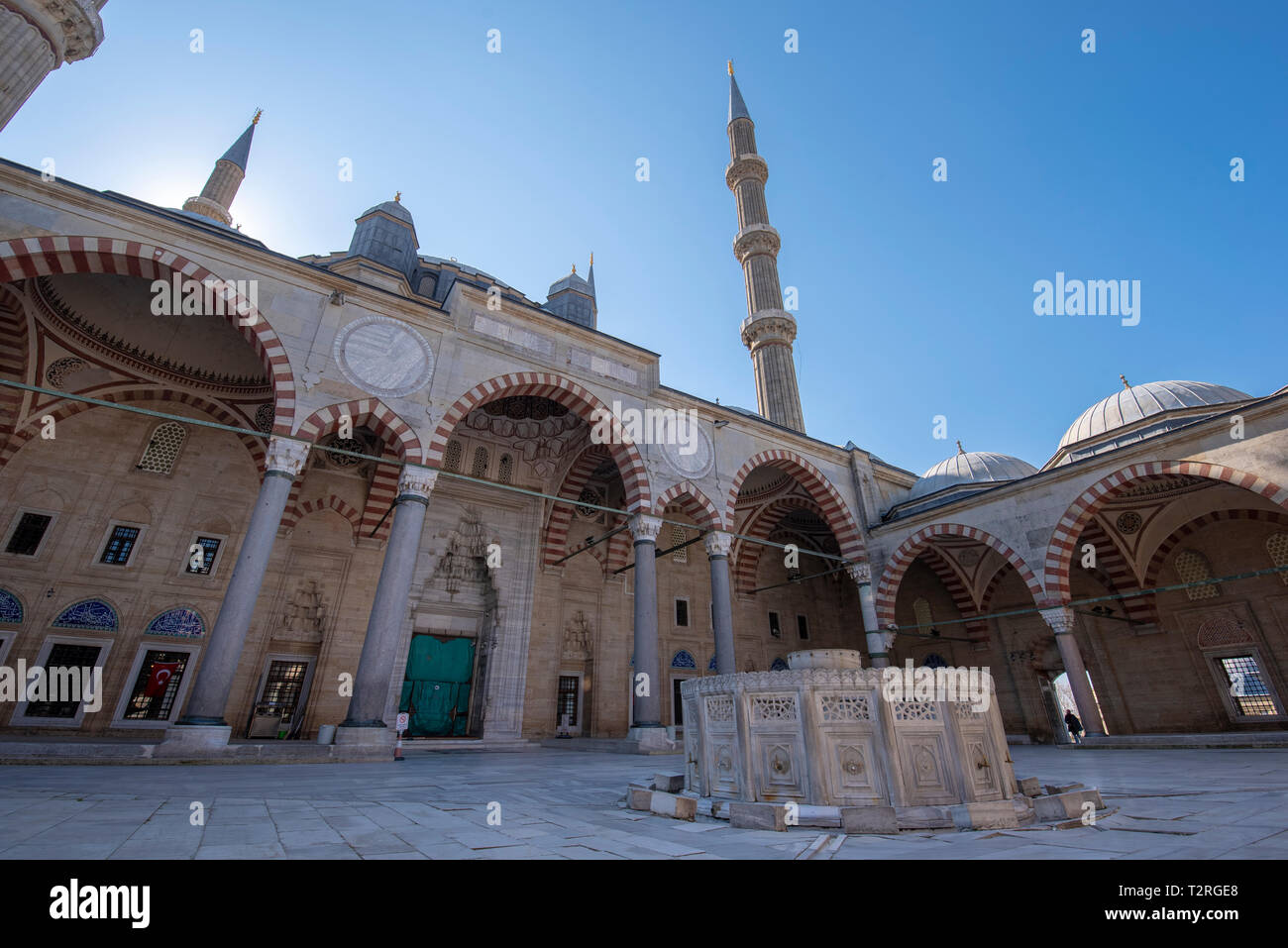 Innenhof der Selimiye-Moschee in Edirne, Türkei. UNESCO-Weltkulturerbe ...