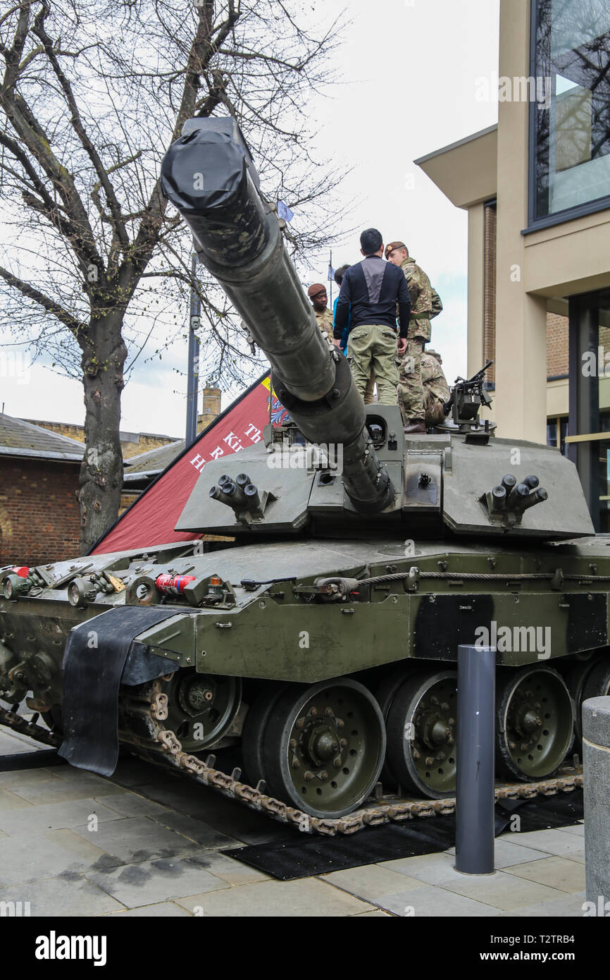 Challenger 11 panzer zu sehen -Fotos und -Bildmaterial in hoher ...