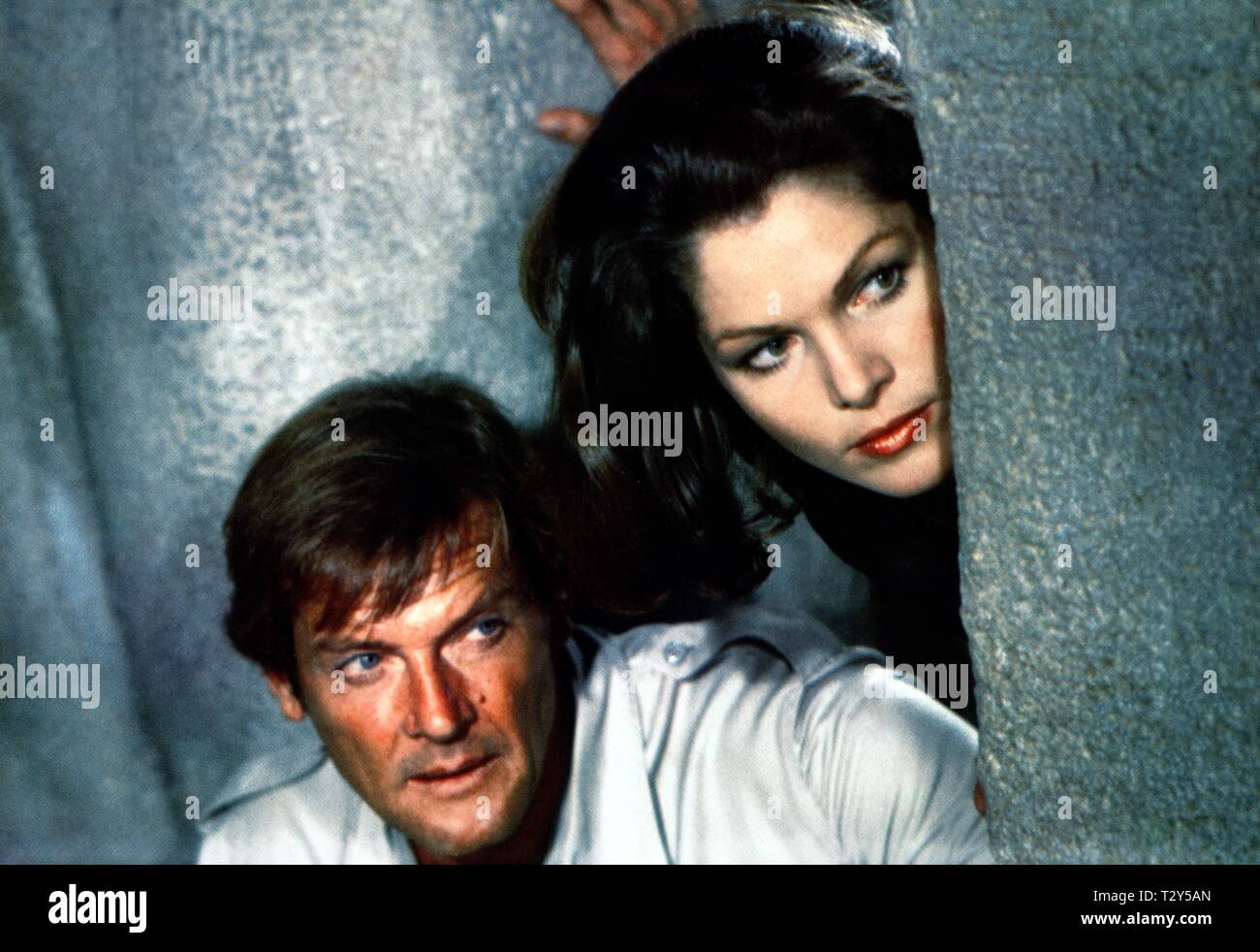 Moonraker Roger Moore Lois Chiles 1979 Stockfotos und -bilder Kaufen ...