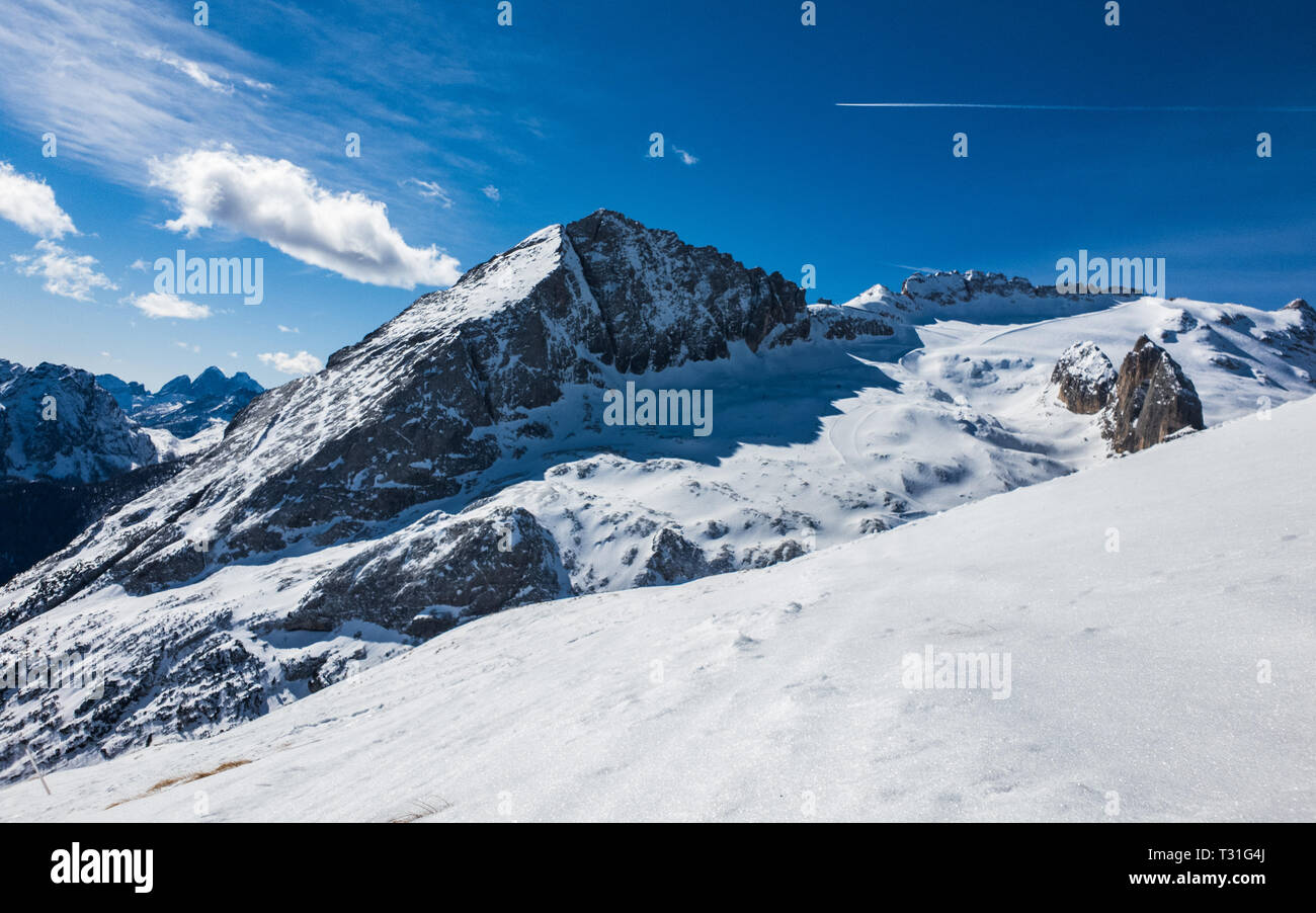 Marmolada seilbahn -Fotos und -Bildmaterial in hoher Auflösung – Alamy