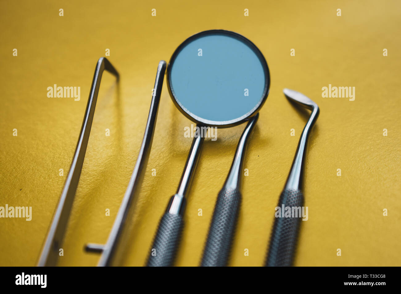 Zahnarzt Instrumente Stockfotos und -bilder Kaufen - Alamy