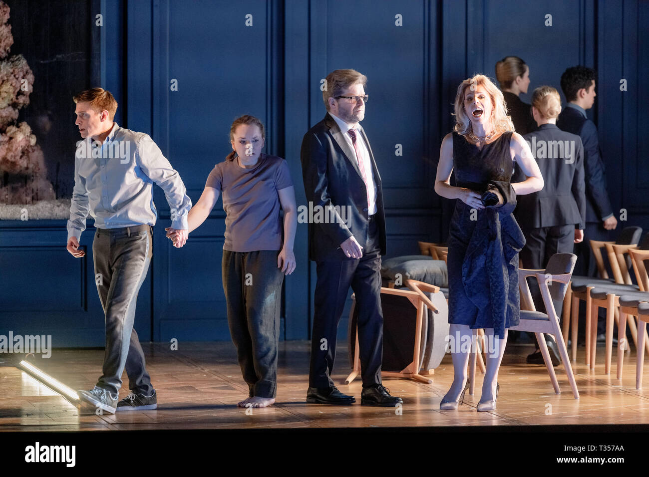 Hamburg, Deutschland. 03 Apr, 2019. Die Sänger Samuel Boden (L-R) als ...