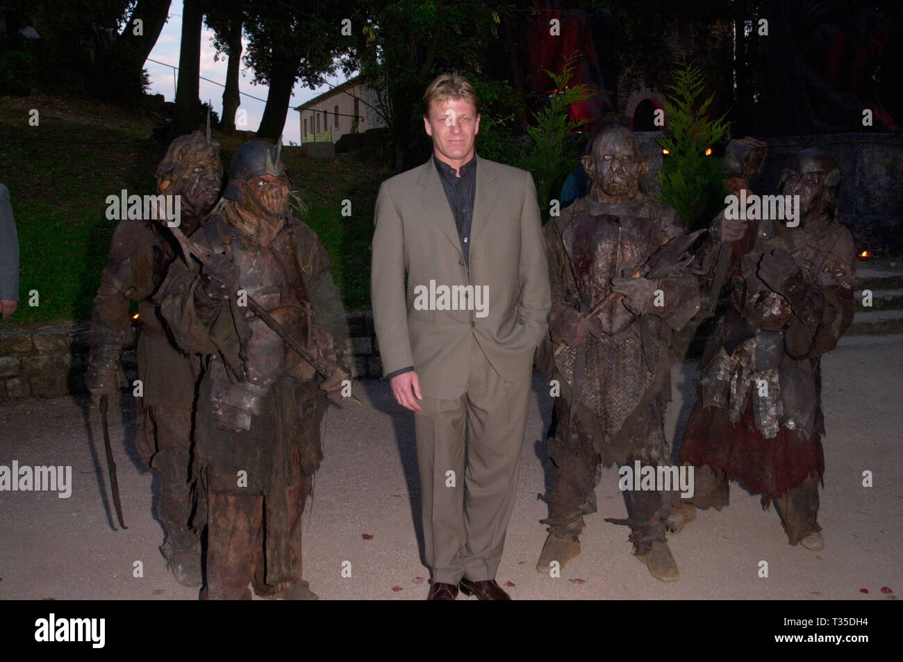 Sean bohne 2001 der herr der ringe -Fotos und -Bildmaterial in hoher Auflösung – Alamy
