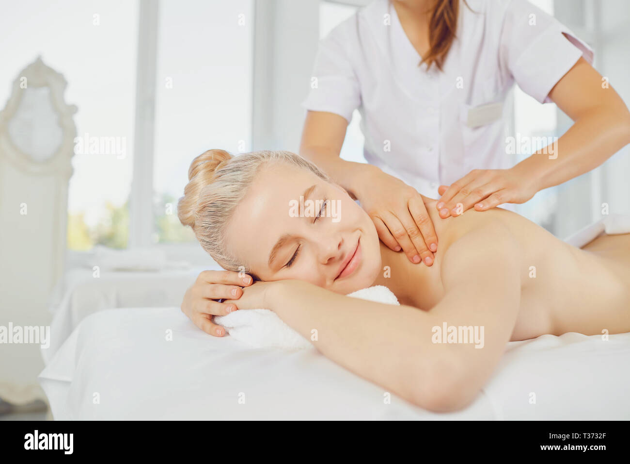 Woman body beauty -Fotos und -Bildmaterial in hoher Auflösung – Alamy