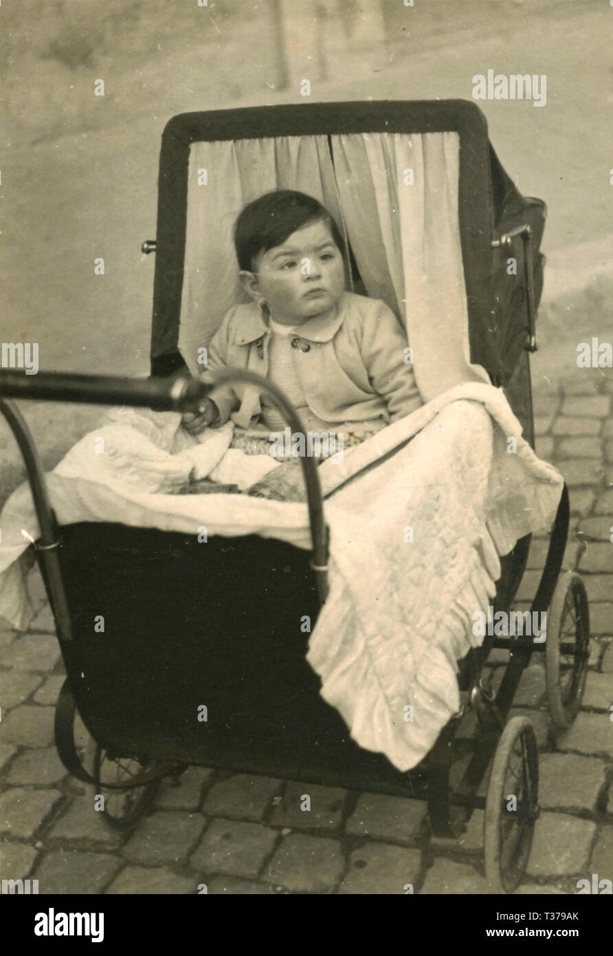 Pram 1950s -Fotos und -Bildmaterial in hoher Auflösung – Alamy