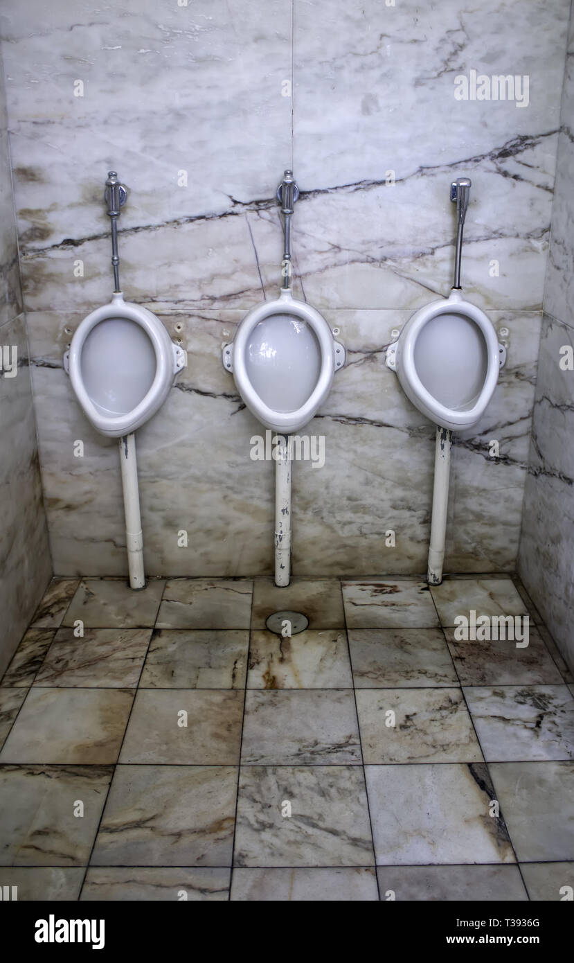 Wc schmutzig und voller Staub, unhygienisch, Aufgabe Stockfotografie ...