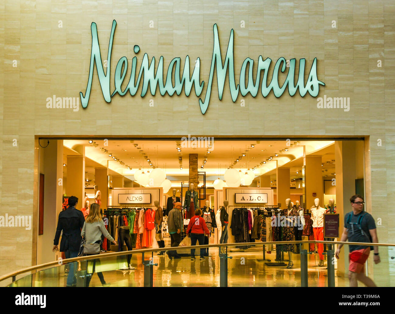Neiman marcus kaufhaus eingang -Fotos und -Bildmaterial in hoher ...