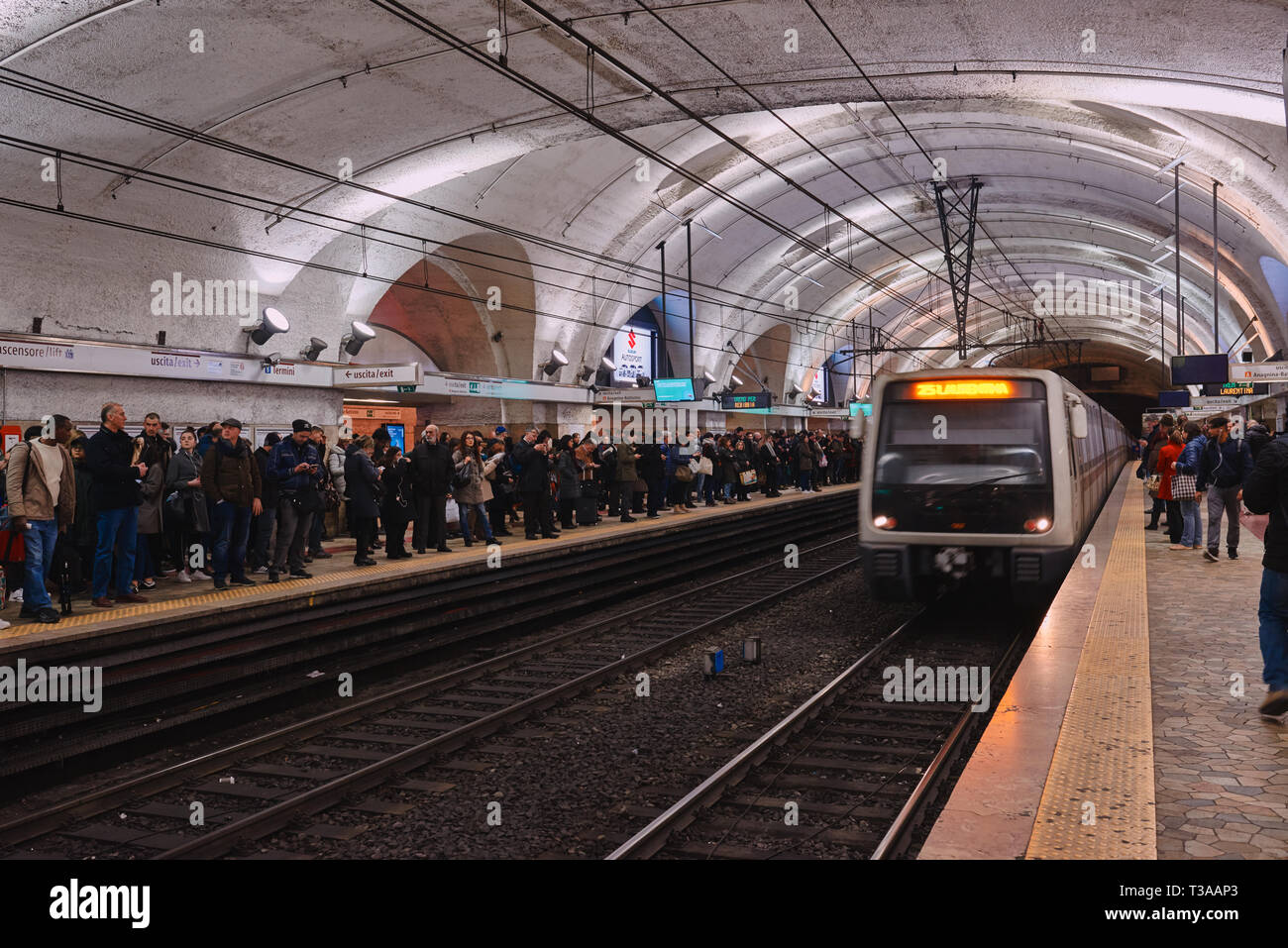 Rom Bahnhof Stockfotos und -bilder Kaufen - Alamy