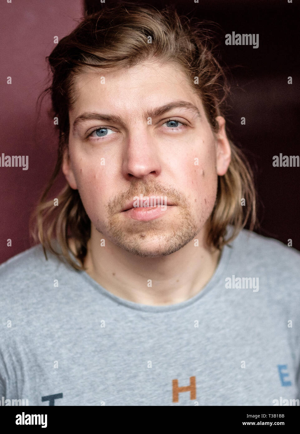 Stuttgart, Deutschland. 08 Apr, 2019. Philipp Poisel, Musiker, ist auf ...