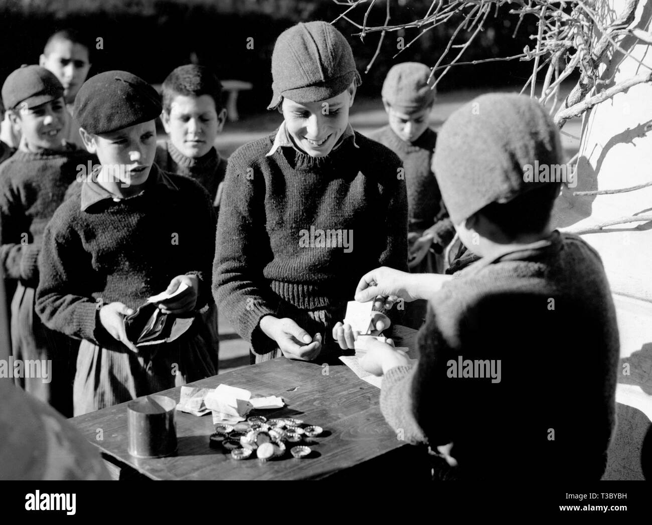 Kinder nur kind -Fotos und -Bildmaterial in hoher Auflösung – Alamy
