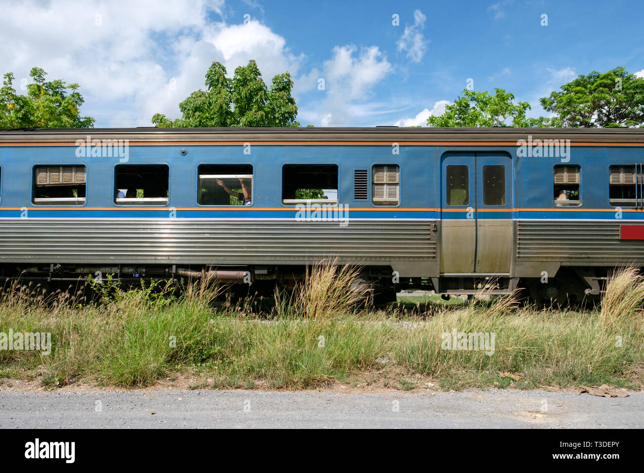 Zug seitenansicht -Fotos und -Bildmaterial in hoher Auflösung – Alamy
