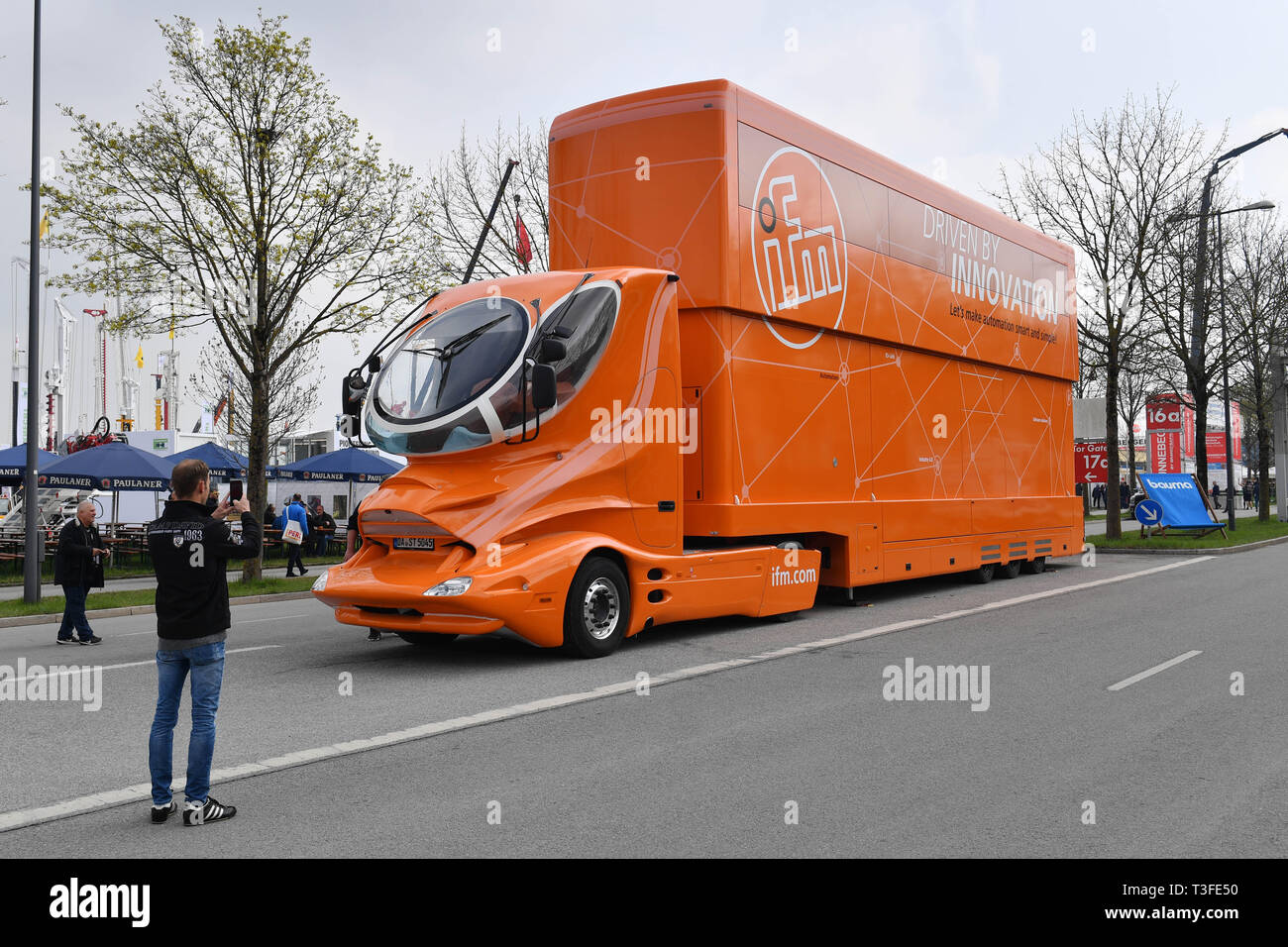 Giga liner -Fotos und -Bildmaterial in hoher Auflösung – Alamy