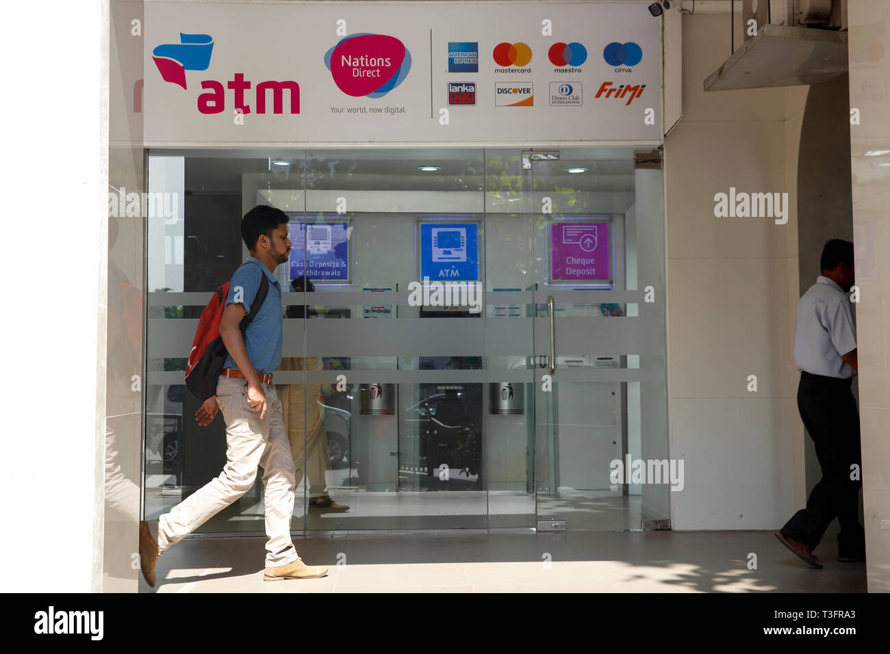 Sri lanka atm stand -Fotos und -Bildmaterial in hoher Auflösung – Alamy