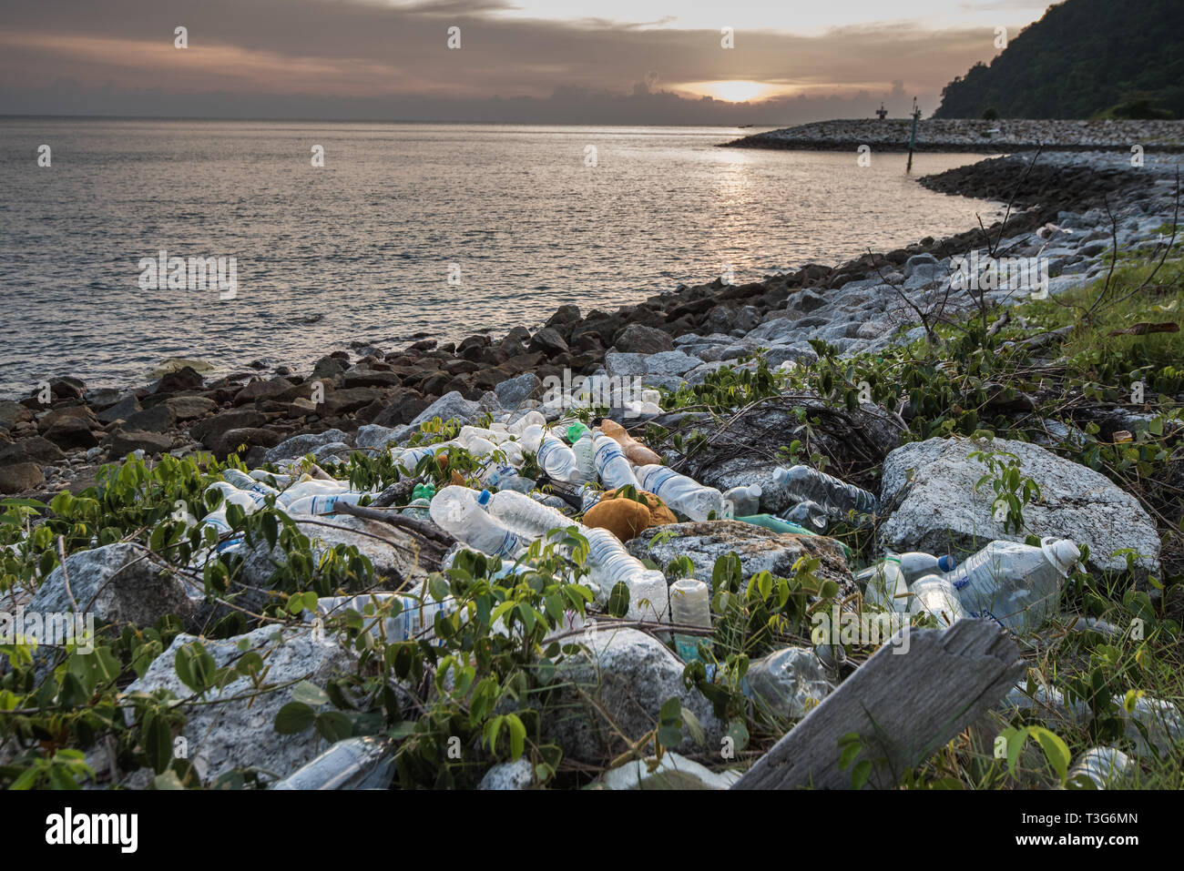 Plastikflaschen Strand Stockfotos und -bilder Kaufen - Alamy