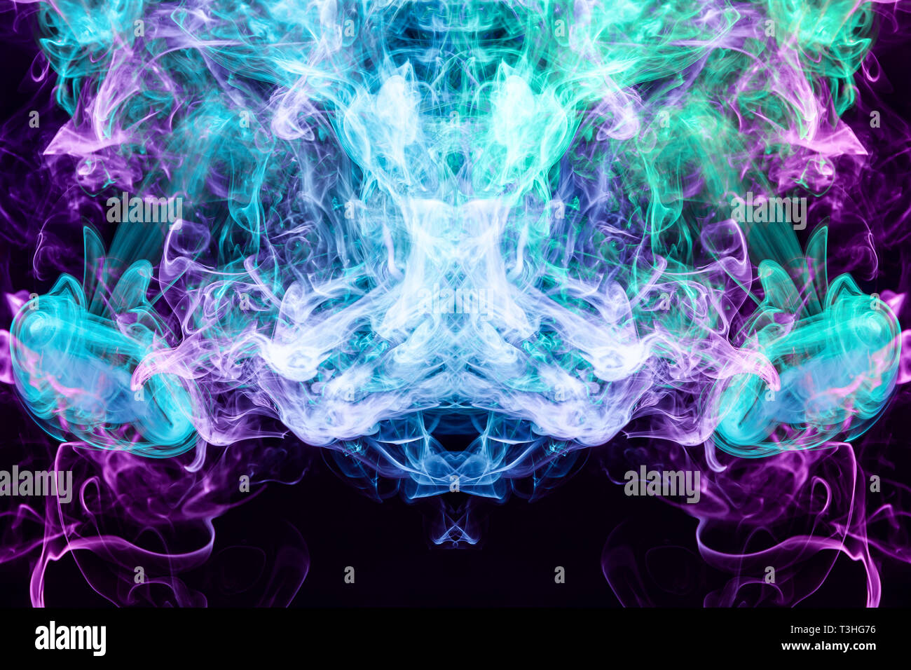 Powder Explosion Stockfotos und -bilder Kaufen - Alamy