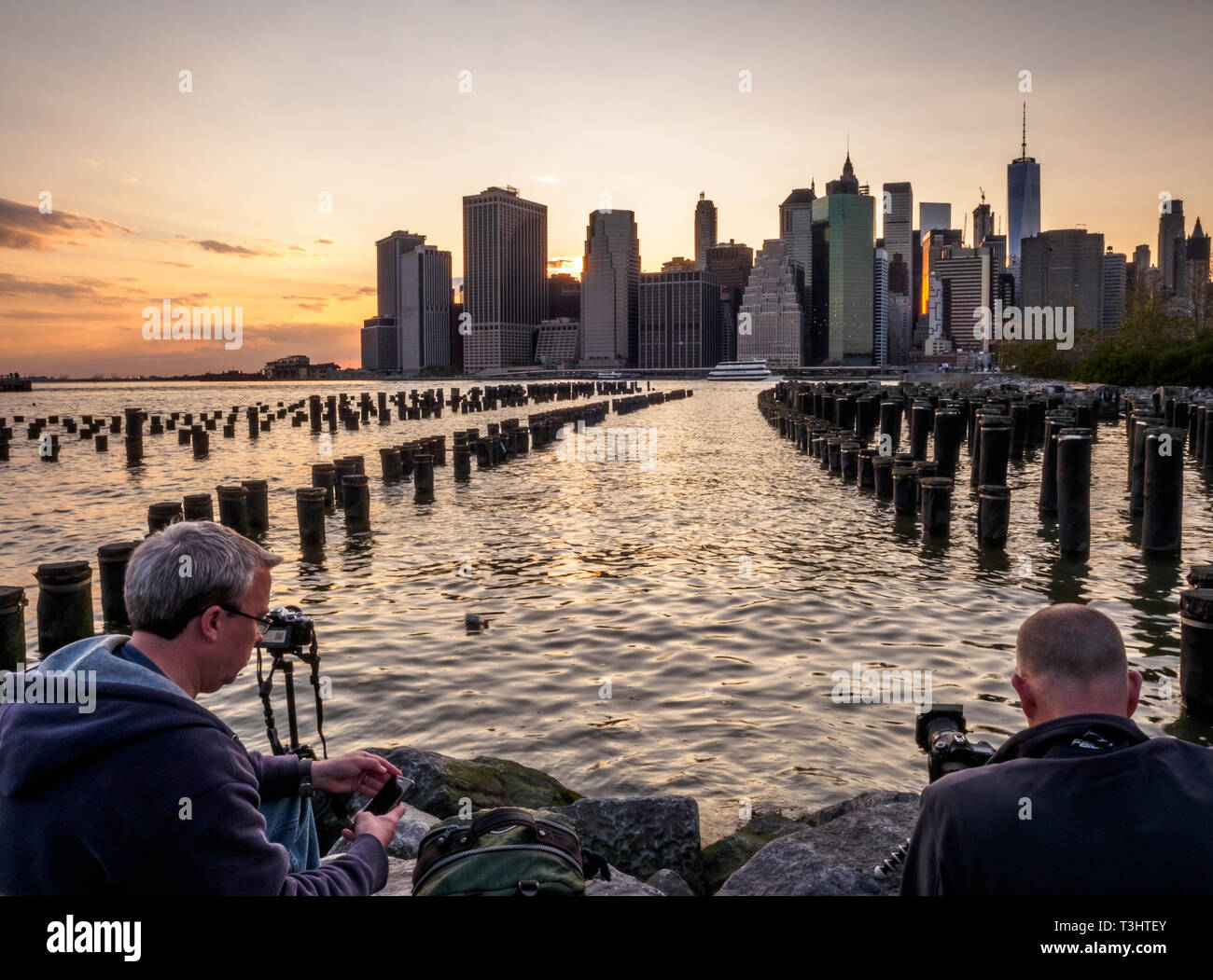 Manhattan skyline from dumbo -Fotos und -Bildmaterial in hoher ...