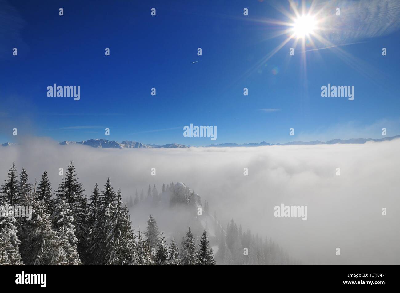 Blick von der bergstation -Fotos und -Bildmaterial in hoher Auflösung ...