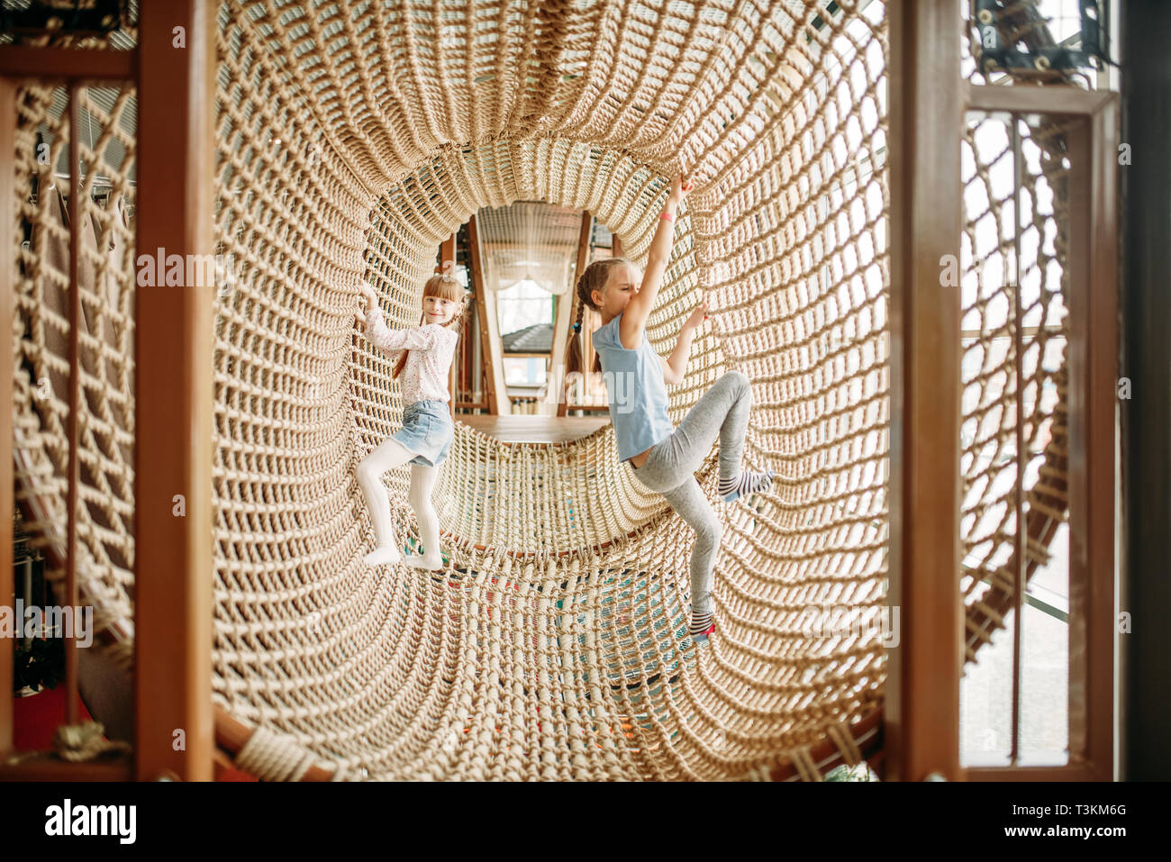 Klettern Mit Seil Stockfotos und -bilder Kaufen - Alamy
