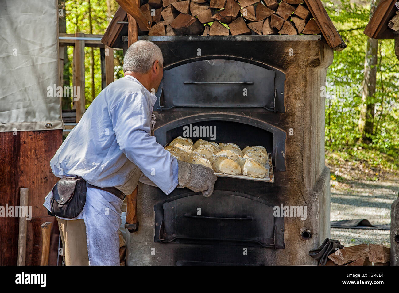 Mittelalterliche backofen -Fotos und -Bildmaterial in hoher Auflösung ...
