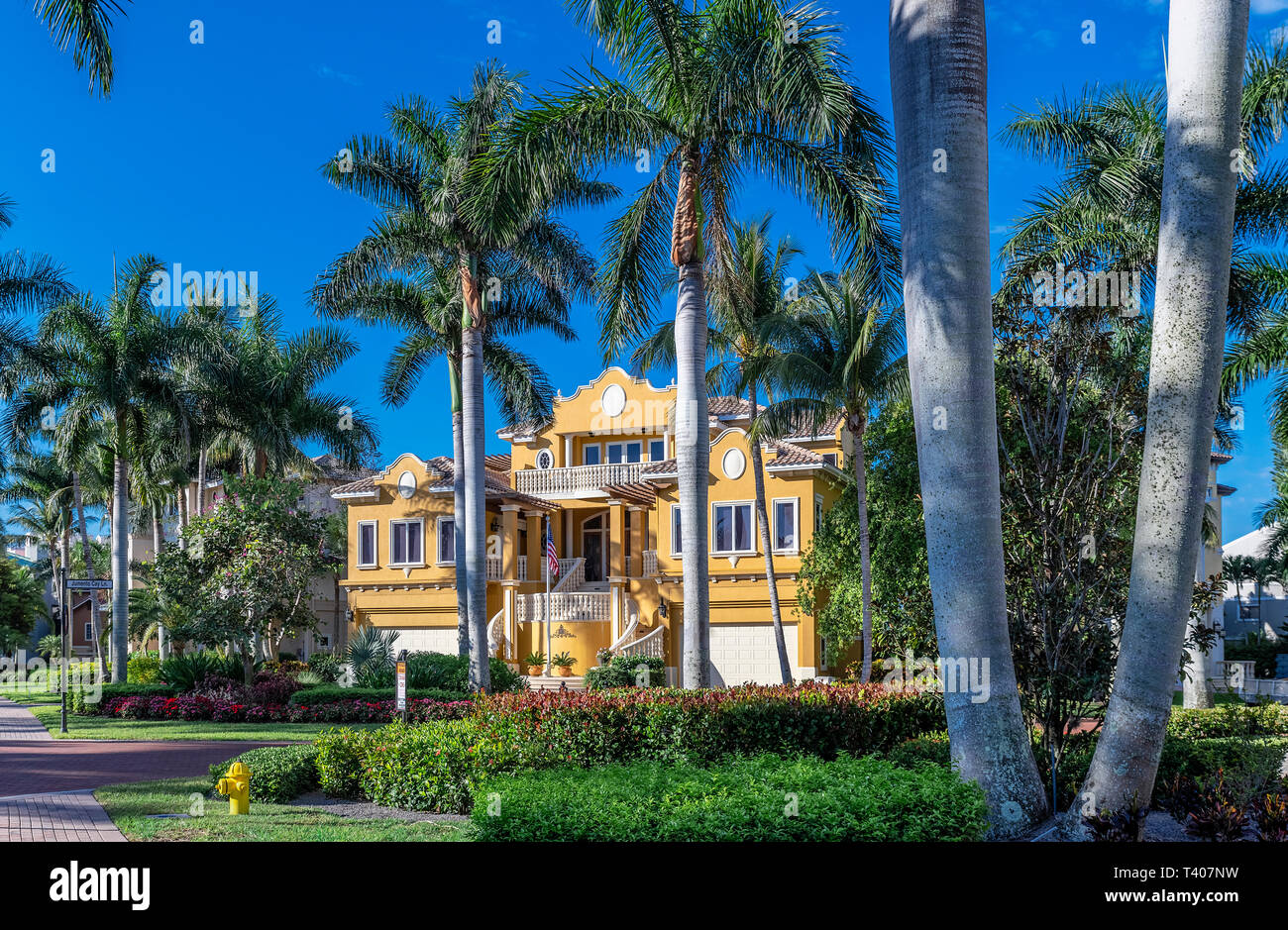Luxury house and florida -Fotos und -Bildmaterial in hoher Auflösung ...